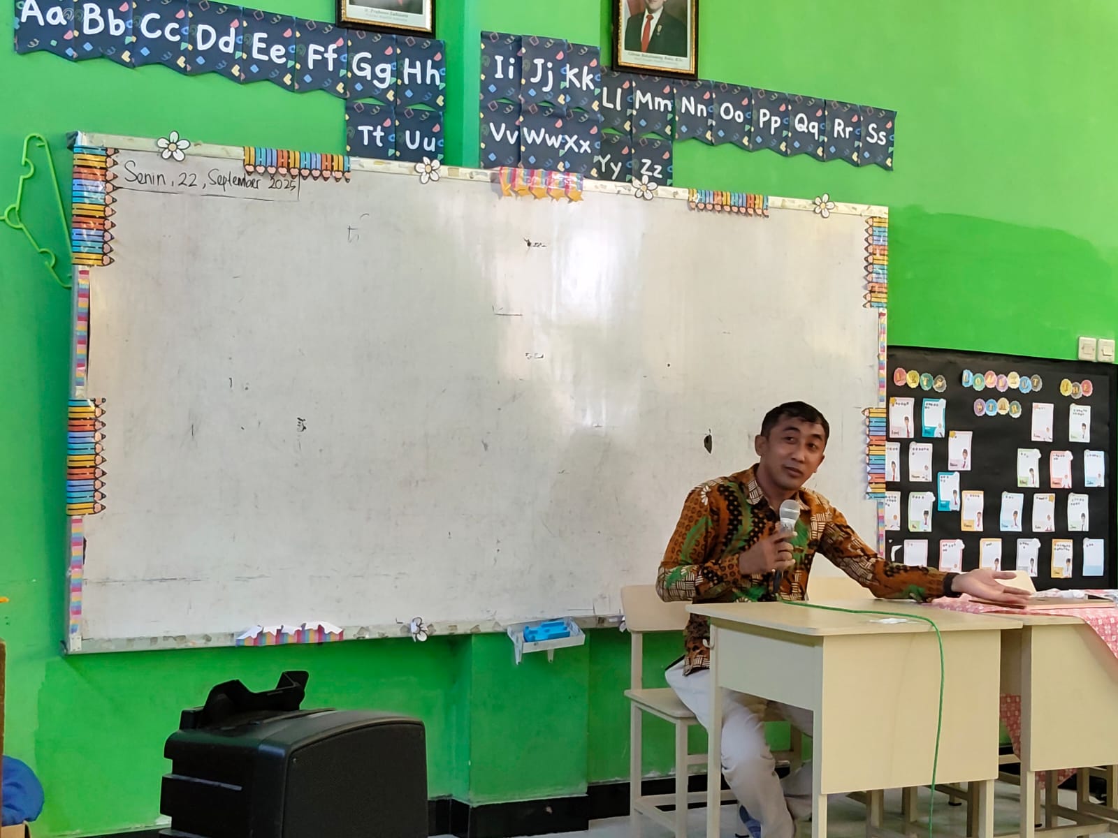 S2 Pendidikan Dasar Unusa Gelar Pelatihan AI untuk Guru SDI Ar-Rahmah ...